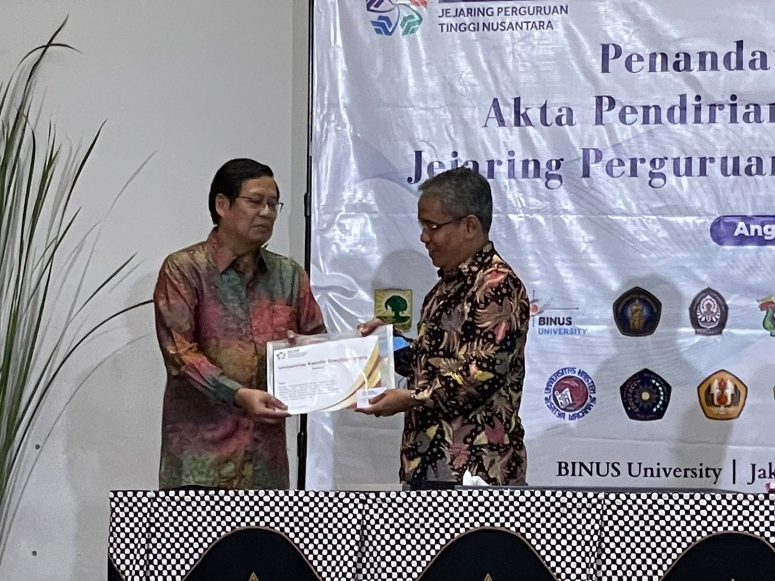 Unika Soegijapranata Tanda Tangani Akta Pendirian Nationwide University ...