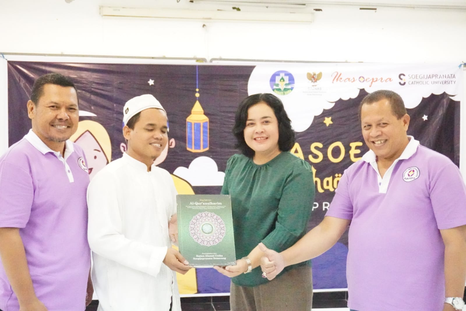 Ikut Rayakan Ramadhan, Ikatan Alumni SCU Berikan Al-Quran dan Buka ...